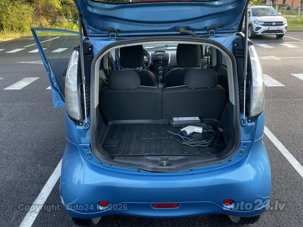 Zils Mitsubishi I-Miev 2012 Tallina, ar dzinēja tilpumu 0.00 L un nobraukumu 64 tūkst. km par 2999 €, foto 5 vietnē AUTOMOTO.COM.LV