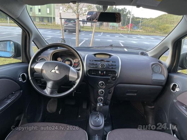 Zils Mitsubishi I-Miev 2012 Tallina, ar dzinēja tilpumu 0.00 L un nobraukumu 64 tūkst. km par 2999 €, foto 10 vietnē AUTOMOTO.COM.LV
