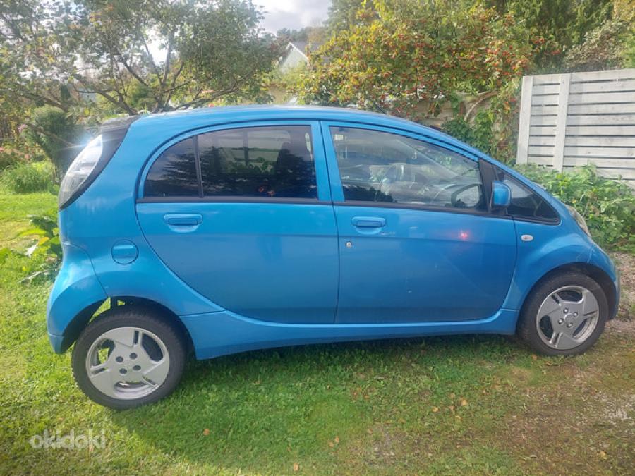 Zils Mitsubishi I-Miev 2011 Tallina, ar dzinēja tilpumu 35.00 L un nobraukumu 108 tūkst. km par 2299 €, foto 3 vietnē AUTOMOTO.COM.LV