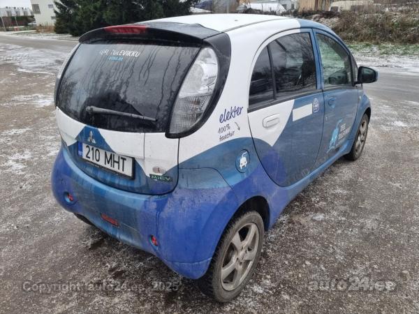 Zils Mitsubishi I-Miev 2012 Tallina, ar dzinēja tilpumu 0.00 L un nobraukumu 87 tūkst. km par 2200 €, foto 3 vietnē AUTOMOTO.COM.LV