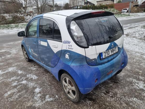 Zils Mitsubishi I-Miev 2012 Tallina, ar dzinēja tilpumu 0.00 L un nobraukumu 87 tūkst. km par 2200 €, foto 4 vietnē AUTOMOTO.COM.LV