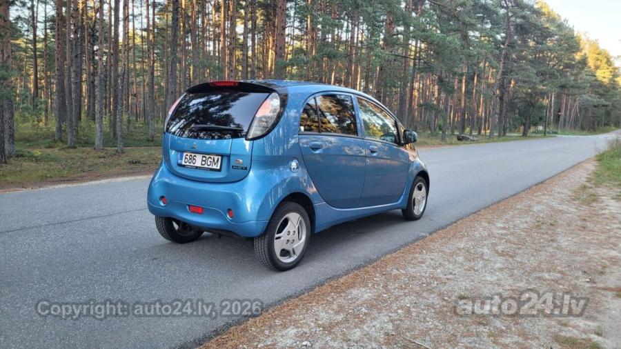 Zils Mitsubishi I-Miev 2012 Tallina, ar dzinēja tilpumu 0.00 L un nobraukumu 96 tūkst. km par 2950 €, foto 4 vietnē AUTOMOTO.COM.LV