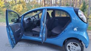 Zils Mitsubishi I-Miev 2012 Tallina, ar dzinēja tilpumu 0.00 L un nobraukumu 96 tūkst. km par 2950 €, foto 7 vietnē AUTOMOTO.COM.LV