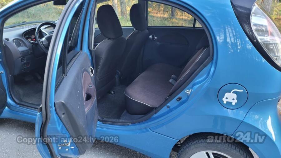 Zils Mitsubishi I-Miev 2012 Tallina, ar dzinēja tilpumu 0.00 L un nobraukumu 96 tūkst. km par 2950 €, foto 8 vietnē AUTOMOTO.COM.LV