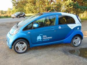 Zils Mitsubishi I-Miev 2012 Tallina, ar dzinēja tilpumu 0.00 L un nobraukumu 108 tūkst. km par 3800 €, foto 9 vietnē AUTOMOTO.COM.LV