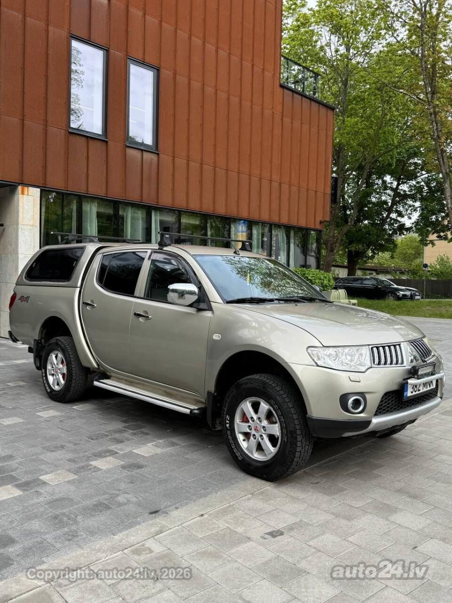 Beige Mitsubishi l-200 2010 in Tallinn, with an engine capacity of 2.50 L and mileage of 161 thousand km for 9990 €, photo 3 on AUTOMOTO.COM.LV