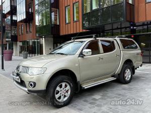 Beige Mitsubishi l-200 2010 in Tallinn, with an engine capacity of 2.50 L and mileage of 161 thousand km for 9990 €, photo 5 on AUTOMOTO.COM.LV