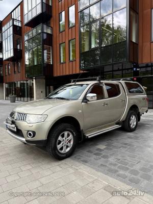 Beige Mitsubishi l-200 2010 in Tallinn, with an engine capacity of 2.50 L and mileage of 161 thousand km for 9990 €, photo 7 on AUTOMOTO.COM.LV