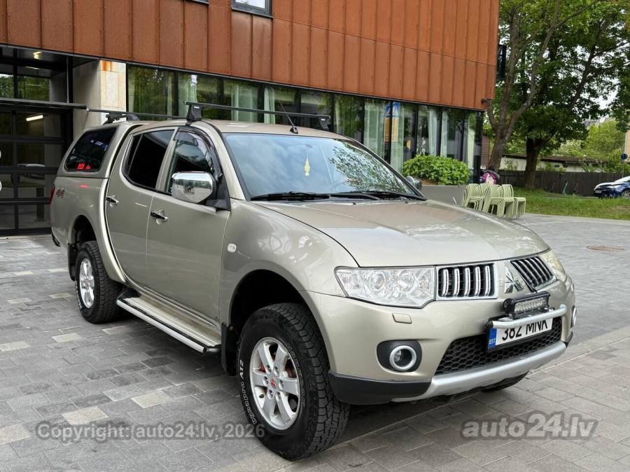 Beige Mitsubishi l-200 2010 in Tallinn, with an engine capacity of 2.50 L and mileage of 161 thousand km for 9990 €, photo 8 on AUTOMOTO.COM.LV