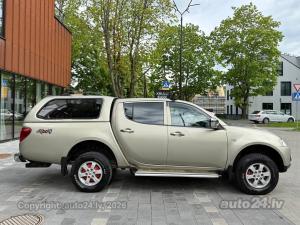 Beige Mitsubishi l-200 2010 in Tallinn, with an engine capacity of 2.50 L and mileage of 161 thousand km for 9990 €, photo 9 on AUTOMOTO.COM.LV