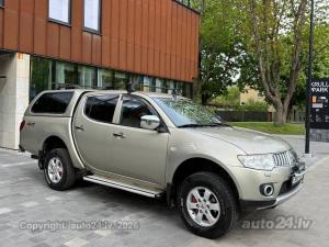 Beige Mitsubishi l-200 2010 in Tallinn, with an engine capacity of 2.50 L and mileage of 161 thousand km for 9990 €, photo 10 on AUTOMOTO.COM.LV