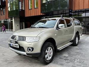 Beige Mitsubishi l-200 2010 in Tallinn, with an engine capacity of 2.50 L and mileage of 161 thousand km for 9990 €, photo 13 on AUTOMOTO.COM.LV