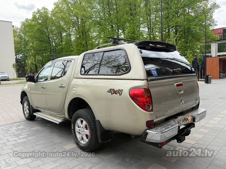 Beige Mitsubishi l-200 2010 in Tallinn, with an engine capacity of 2.50 L and mileage of 161 thousand km for 9990 €, photo 16 on AUTOMOTO.COM.LV