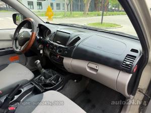 Beige Mitsubishi l-200 2010 in Tallinn, with an engine capacity of 2.50 L and mileage of 161 thousand km for 9990 €, photo 17 on AUTOMOTO.COM.LV