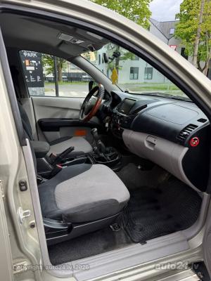 Beige Mitsubishi l-200 2010 in Tallinn, with an engine capacity of 2.50 L and mileage of 161 thousand km for 9990 €, photo 18 on AUTOMOTO.COM.LV