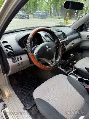 Beige Mitsubishi l-200 2010 in Tallinn, with an engine capacity of 2.50 L and mileage of 161 thousand km for 9990 €, photo 22 on AUTOMOTO.COM.LV