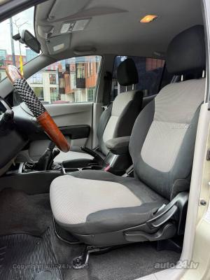Beige Mitsubishi l-200 2010 in Tallinn, with an engine capacity of 2.50 L and mileage of 161 thousand km for 9990 €, photo 23 on AUTOMOTO.COM.LV