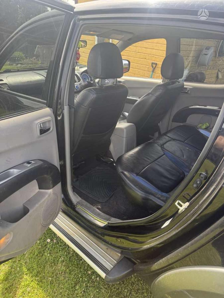 Black Mitsubishi l-200 2006 in Silute, with an engine capacity of 2.50 L and mileage of 160 thousand km for 5000 €, photo 8 on AUTOMOTO.COM.LV