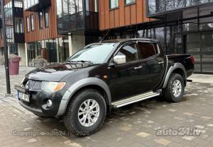 Melns Mitsubishi l-200 2010 Tallina, ar dzinēja tilpumu 2.50 L un nobraukumu 342 tūkst. km par 7990 €, foto  vietnē AUTOMOTO.COM.LV