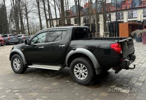 Melns Mitsubishi l-200 2010 Tallina, ar dzinēja tilpumu 2.50 L un nobraukumu 342 tūkst. km par 7990 €, foto 6 vietnē AUTOMOTO.COM.LV
