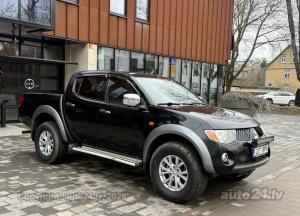 Black Mitsubishi l-200 2010 in Tallinn, with an engine capacity of 2.50 L and mileage of 342 thousand km for 7990 €, photo 4 on AUTOMOTO.COM.LV