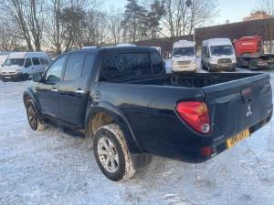 Melns Mitsubishi l-200 2011 Kauņa, ar dzinēja tilpumu 2.48 L un nobraukumu 191 tūkst. km par 3550 €, foto 3 vietnē AUTOMOTO.COM.LV