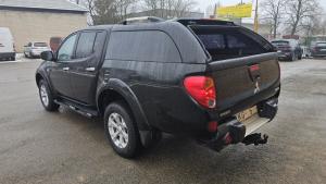 Black Mitsubishi l-200 2011 in Riga, with an engine capacity of 2.50 L and mileage of 159 thousand km for 9950 €, photo 8 on AUTOMOTO.COM.LV