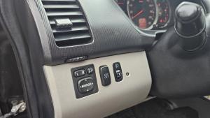 Black Mitsubishi l-200 2011 in Riga, with an engine capacity of 2.50 L and mileage of 159 thousand km for 9950 €, photo 12 on AUTOMOTO.COM.LV