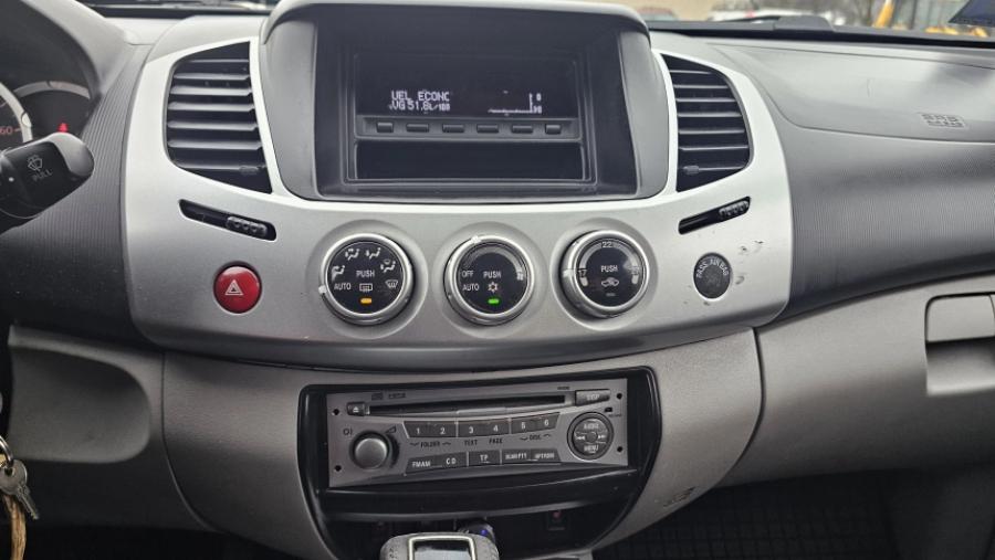 Black Mitsubishi l-200 2011 in Riga, with an engine capacity of 2.50 L and mileage of 159 thousand km for 9950 €, photo 19 on AUTOMOTO.COM.LV