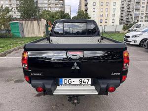 Black Mitsubishi l-200 2011 in Riga, with an engine capacity of 2.50 L and mileage of 159 thousand km for 10950 €, photo 6 on AUTOMOTO.COM.LV