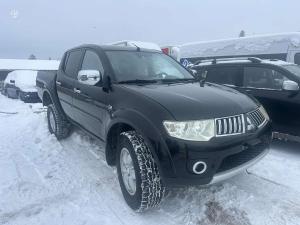 Melns Mitsubishi l-200 2013 Kauņa, ar dzinēja tilpumu 2.48 L un nobraukumu 195 tūkst. km par 6100 €, foto 2 vietnē AUTOMOTO.COM.LV