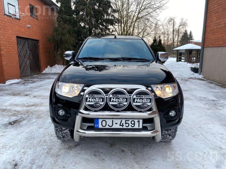 Melns Mitsubishi l-200 2014 Bauska, ar dzinēja tilpumu 2.50 L un nobraukumu 0 tūkst. km par 13500 €, foto 1 vietnē AUTOMOTO.COM.LV