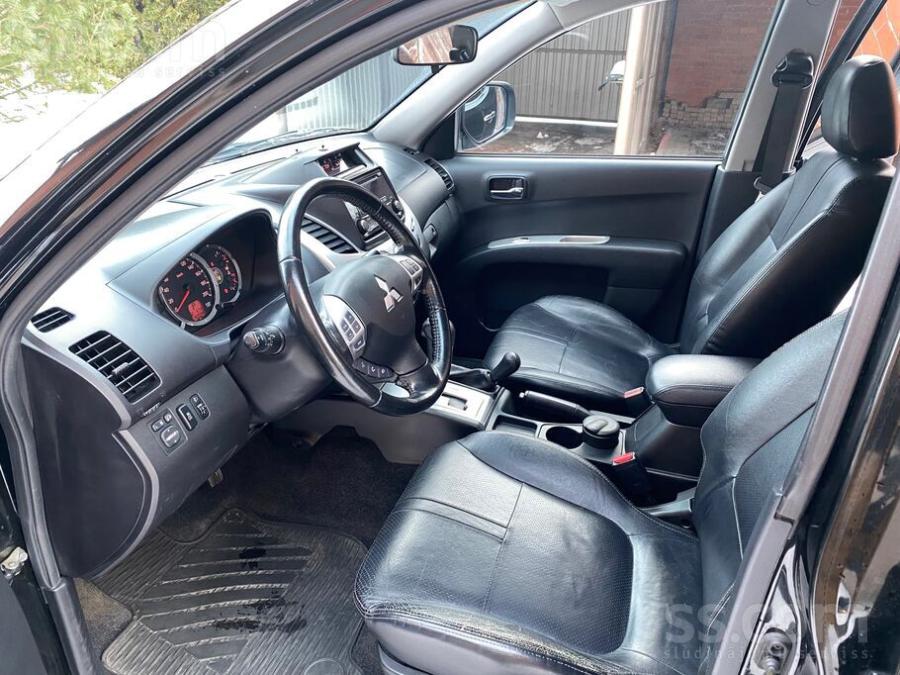 Melns Mitsubishi l-200 2014 Bauska, ar dzinēja tilpumu 2.50 L un nobraukumu 0 tūkst. km par 13500 €, foto 8 vietnē AUTOMOTO.COM.LV