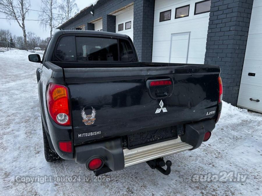 Melns Mitsubishi l-200 2014 Valga, ar dzinēja tilpumu 2.50 L un nobraukumu 359 tūkst. km par 2000 €, foto 7 vietnē AUTOMOTO.COM.LV