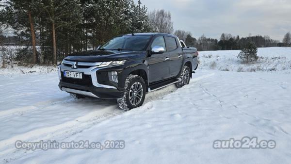 Melns Mitsubishi l-200 2020 Veru, ar dzinēja tilpumu 2.30 L un nobraukumu 118 tūkst. km par 30000 €, foto 1 vietnē AUTOMOTO.COM.LV