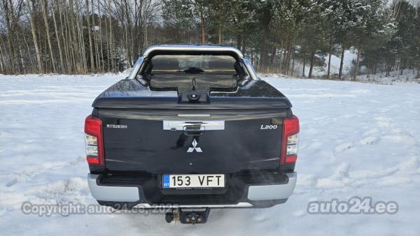 Melns Mitsubishi l-200 2020 Veru, ar dzinēja tilpumu 2.30 L un nobraukumu 118 tūkst. km par 30000 €, foto 4 vietnē AUTOMOTO.COM.LV