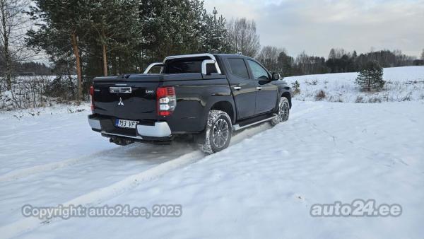 Melns Mitsubishi l-200 2020 Veru, ar dzinēja tilpumu 2.30 L un nobraukumu 118 tūkst. km par 30000 €, foto 5 vietnē AUTOMOTO.COM.LV