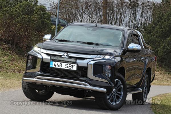 Black Mitsubishi l-200 2020 in Tallinn, with an engine capacity of 2.30 L and mileage of 163 thousand km for 26999 €, photo 2 on AUTOMOTO.COM.LV