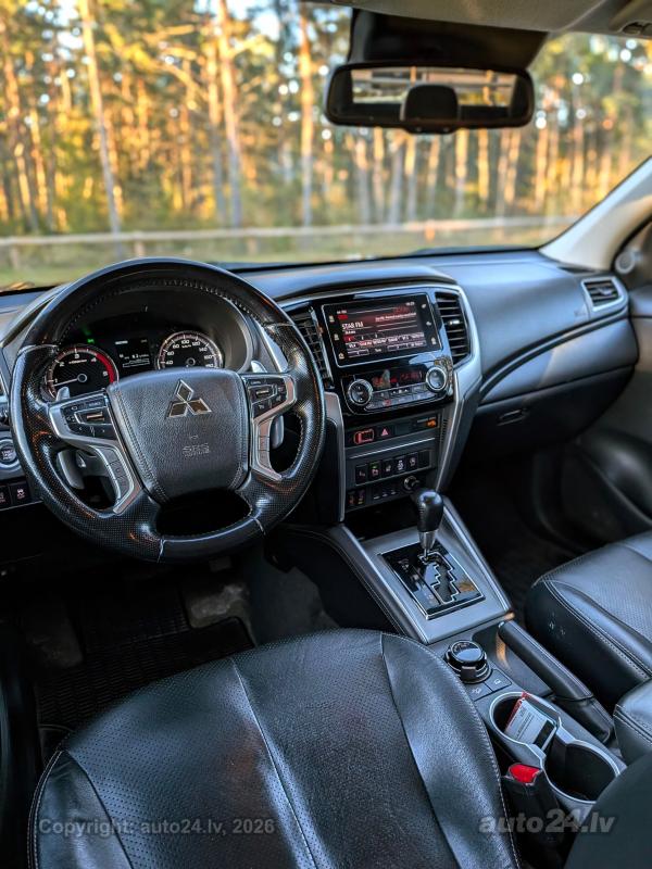 Mitsubishi l-200 2020 Tallina vietnÄ Melns Mitsubishi l-200 2020 Tallina, ar dzinÄja tilpumu 2.30 L un nobraukumu 177 tÅ«kst. km par 27000 ā¬, foto 8 vietnÄ AUTOMOTO.COM.LV