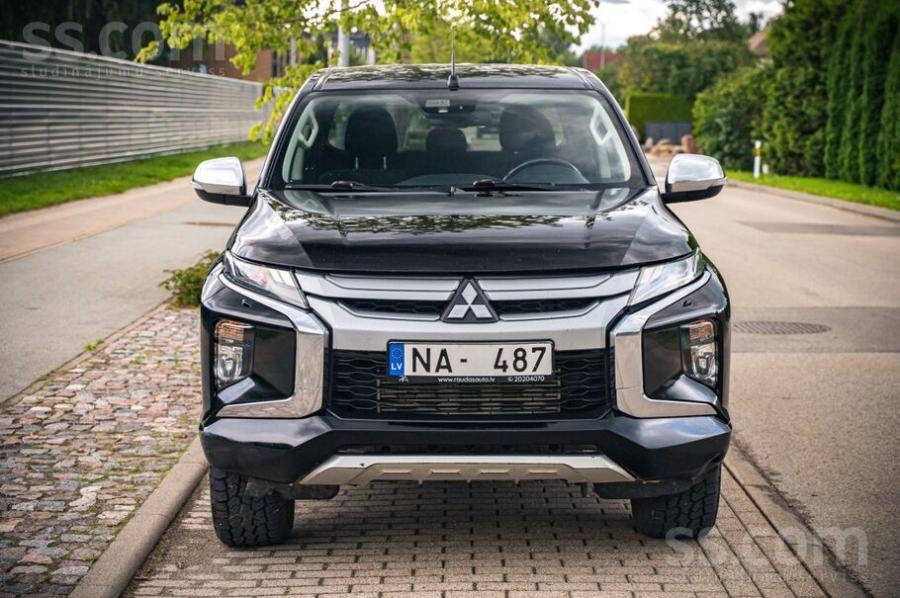 Melns Mitsubishi l-200 2021 Rīga, ar dzinēja tilpumu 2.30 L un nobraukumu 344 tūkst. km par 19990 €, foto 3 vietnē AUTOMOTO.COM.LV