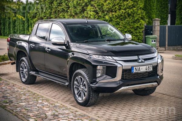 Melns Mitsubishi l-200 2021 Rīga, ar dzinēja tilpumu 2.30 L un nobraukumu 344 tūkst. km par 24188 €, foto 3 vietnē AUTOMOTO.COM.LV