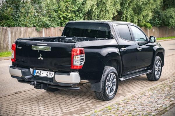 Melns Mitsubishi l-200 2021 Rīga, ar dzinēja tilpumu 2.30 L un nobraukumu 344 tūkst. km par 24188 €, foto 4 vietnē AUTOMOTO.COM.LV