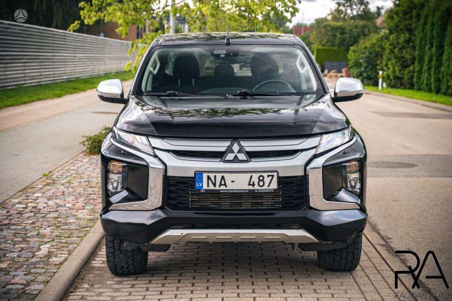 Melns Mitsubishi l-200 2021 Rīga, ar dzinēja tilpumu 2.27 L un nobraukumu 344 tūkst. km par 24188 €, foto 3 vietnē AUTOMOTO.COM.LV