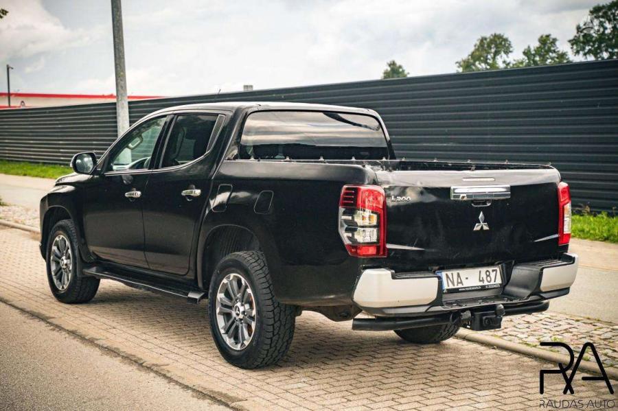 Melns Mitsubishi l-200 2021 Rīga, ar dzinēja tilpumu 2.27 L un nobraukumu 344 tūkst. km par 24188 €, foto 7 vietnē AUTOMOTO.COM.LV