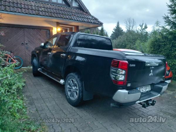 Mitsubishi l-200 2022 Tallina vietnē Melns Mitsubishi l-200 2022 Tallina, ar dzinēja tilpumu 2.30 L un nobraukumu 116 tūkst. km par 29500 €, foto 6 vietnē AUTOMOTO.COM.LV