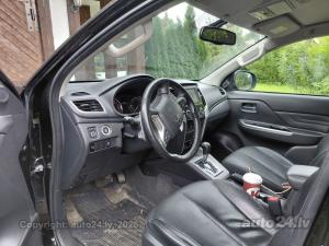 Black Mitsubishi l-200 2022 in Tallinn, with an engine capacity of 2.30 L and mileage of 116 thousand km for 29500 €, photo 8 on AUTOMOTO.COM.LV
