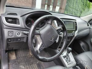 Black Mitsubishi l-200 2022 in Tallinn, with an engine capacity of 2.30 L and mileage of 116 thousand km for 29500 €, photo 9 on AUTOMOTO.COM.LV