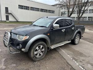 Melns Mitsubishi l-200 2006 Klaipėda, ar dzinēja tilpumu 2.48 L un nobraukumu 356 tūkst. km par 3800 €, foto 2 vietnē AUTOMOTO.COM.LV