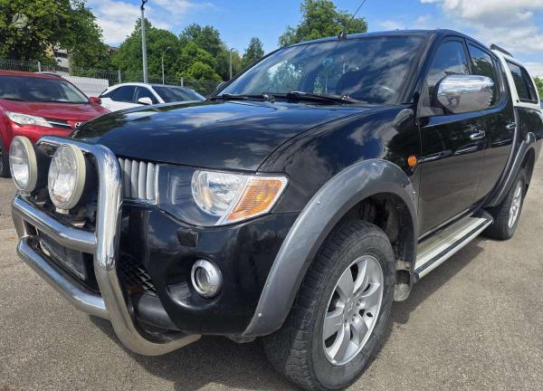 Melns Mitsubishi l-200 2006 Marijampole, ar dzinēja tilpumu 2.50 L un nobraukumu 317 tūkst. km par 5350 €, foto 7 vietnē AUTOMOTO.COM.LV