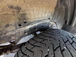 Black Mitsubishi l-200 2007 in Panevezys, with an engine capacity of 2.48 L and mileage of 325 thousand km for 7500 €, photo 11 on AUTOMOTO.COM.LV